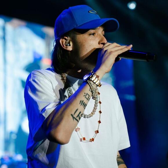 Mexican rapper Peso Pluma planning Glendale concert - NewsBreak