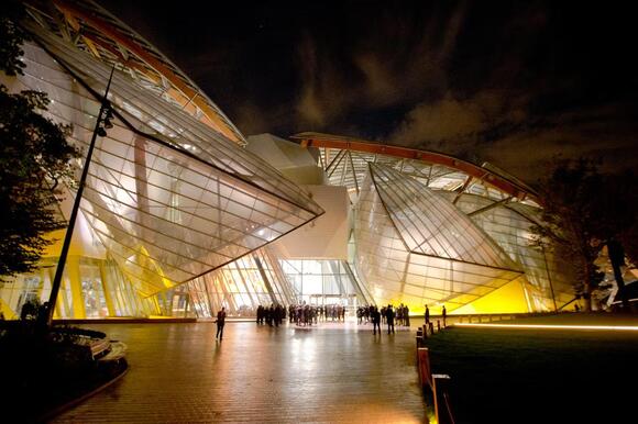 Groundbreaking architect Frank Gehry's famous buildings, in photos ...