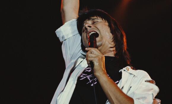 ‘Journey’ Singer Steve Perry, 75, Stunned ‘80s Hit ‘Don’t Stop Believin ...