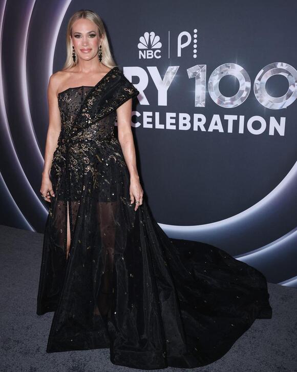 Carrie Underwood’s Shows Off Her Silly Side While Watching ‘American ...