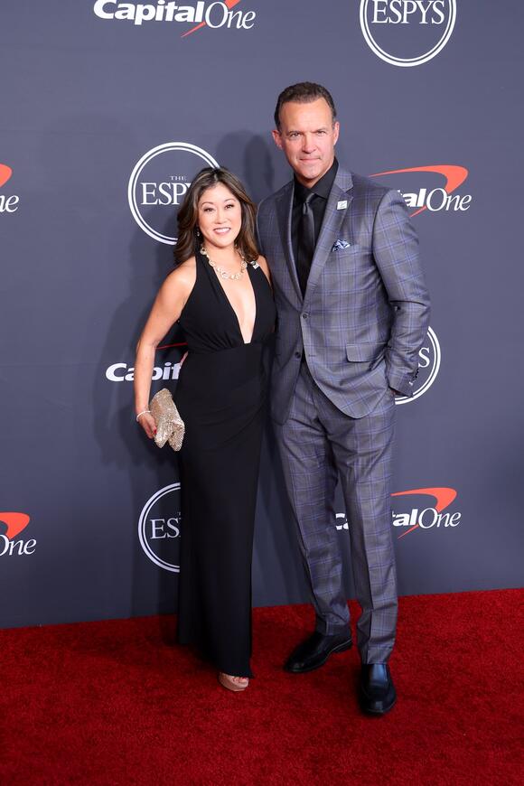 Kristi Yamaguchi Reveals Secret Divorce from Bret Hedican - NewsBreak