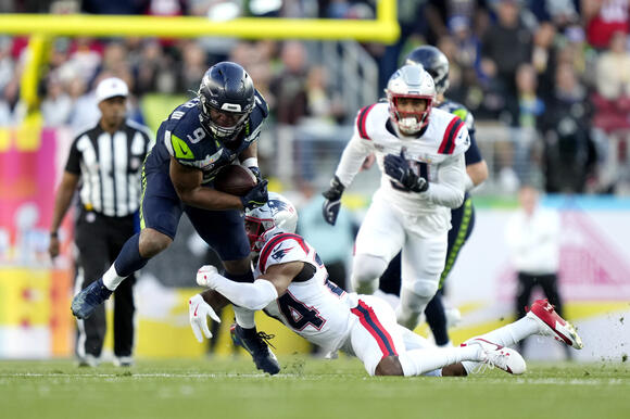 Kenneth Walker III Wins Super Bowl MVP as Dad Watches First NFL Game ...