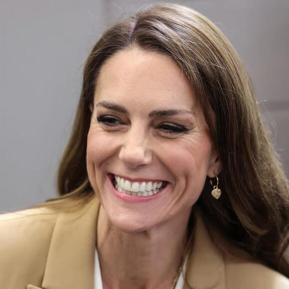 Royal Fans React To Kate Middleton's 'Boring' Polka Dot Dress She Wore ...