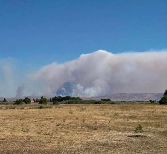 No Evacuations Yet as Tule Fire Expands Beyond 20,000 Acres South of ...