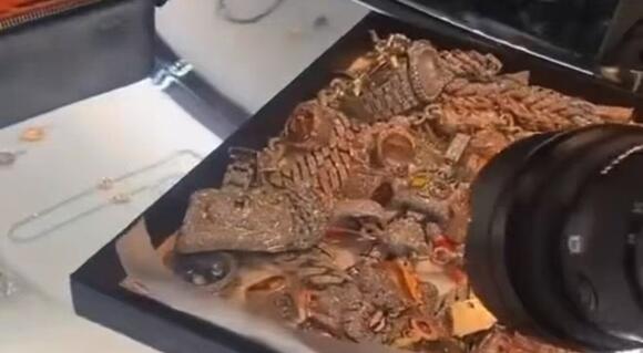Chief Keef’s jewelry tray trends after fans mistake his gold chains for ...
