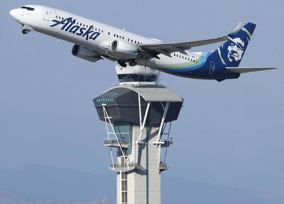 Alaska Airlines Makes History with Massive Plane Order in WA. - NewsBreak