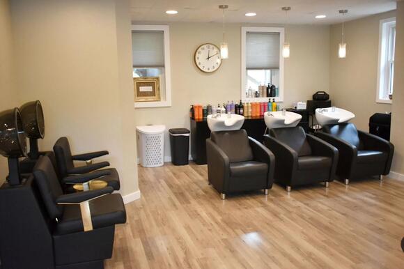 Everyone's the boss at downtown Lonsdale's new salon - NewsBreak