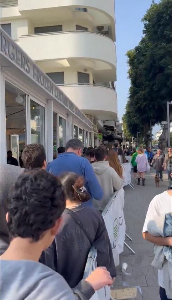 Shalom, Shake Shack! Burger chain's Israeli debut met with long lines ...