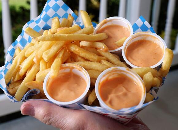 15 Must-Try Utah Burgers For Legendary Fry Sauce - NewsBreak