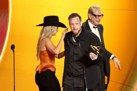 Jelly Roll slammed for 'very MAGA' Grammys speech after veiled Bad ...