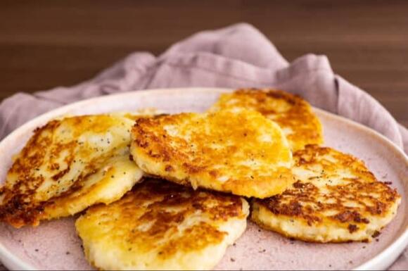 These Crispy Yet Fluffy Potato Cakes Make Leftover Mashed Potatoes ...