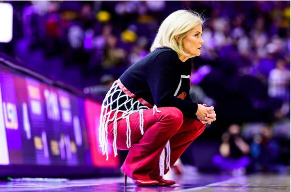 Top 5 Kim Mulkey Outfits That Prove She’s the Queen of Sideline Fashion ...