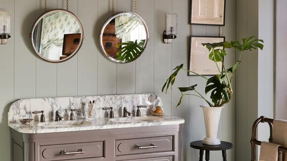 This $4 non-toxic glass and mirror cleaner delivers a streak-free ...
