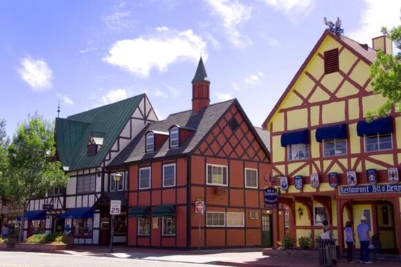 20 US Towns Where Classic Cars Cruise Every Weekend - NewsBreak
