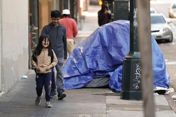 Here are 5 tips for talking with your children about homelessness