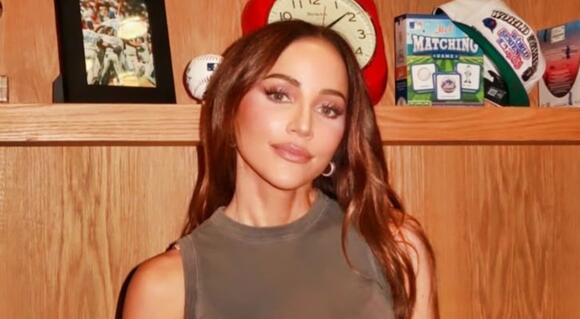 Kay Adams Set Social Media On Fire With Her Spicy Bathtub Photo - NewsBreak