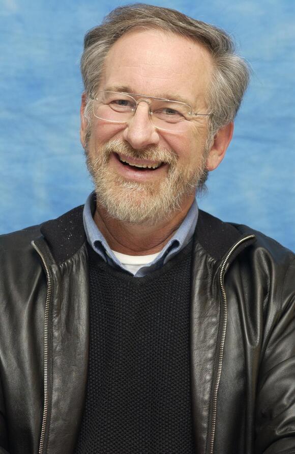 This Viral Pic Of Steven Spielberg Without A Beard Is Blowing People's ...