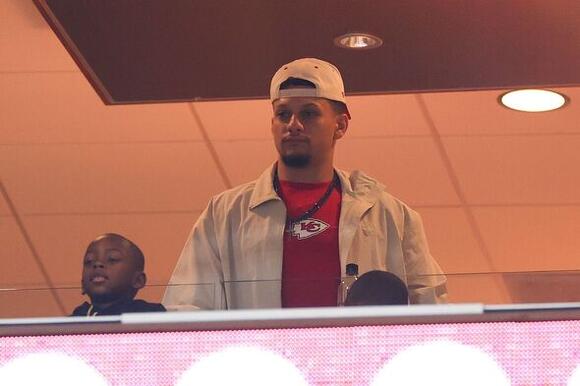 Patrick Mahomes showed true colors with three-word text to Chiefs ...