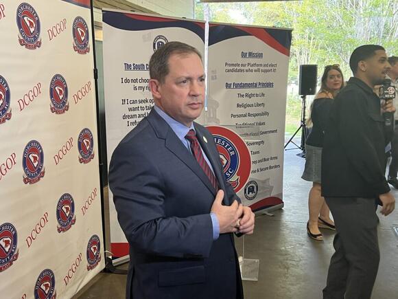 Solicitor switches from Democrat to Republican, confirms he’s ...