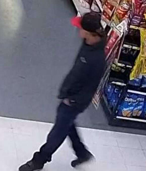 Police searching for armed suspects in robbery at Zillah grocery store ...