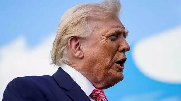 'Everything is fine': Trump staffers respond to latest crisis with ...