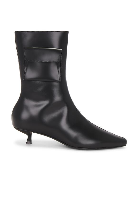Eaves! Helsa! SRG! 7 Brands People With Taste Always Peruse First at ...