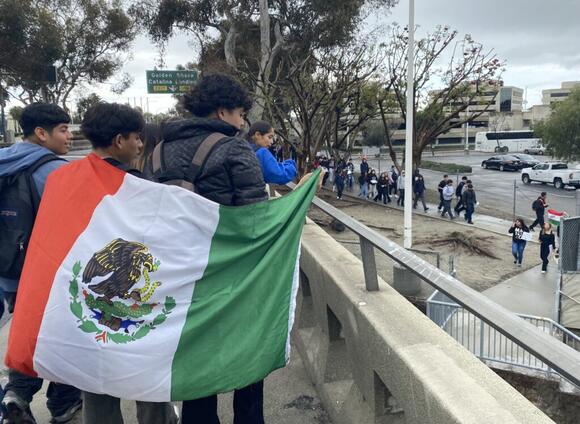 Hundreds of Long Beach students walk out to protest Trump’s immigration ...