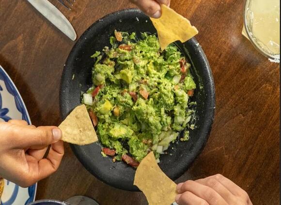 6 Mexican Chains Serving the Freshest Guacamole in America - NewsBreak
