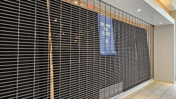 Inside 'America’s Saddest Mall' in Mays Landing on Black Friday - NewsBreak