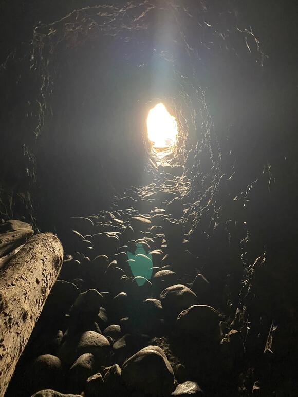 There’s a Beach in Oregon You Can Only Reach by Walking Through a Cliff ...