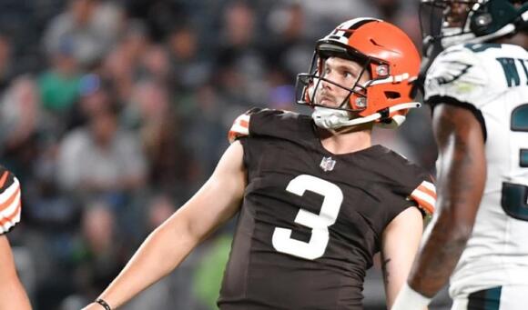 Commanders Finally Score Points vs. Patriots with Cade York 34-Yard ...