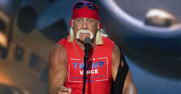Hulk Hogan Fights for His Life as EMT Performs Chest Compressions on ...