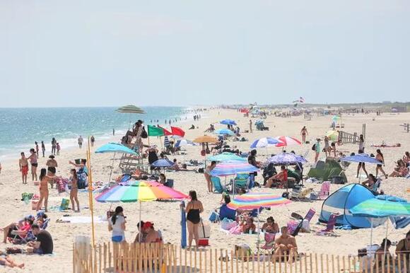 Police Swarm Beach As Massive Party For 'Senior Cut Day' Turns Violent ...