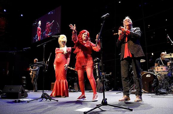 Elvis Costello Announces First 2026 Headlining Dates - NewsBreak