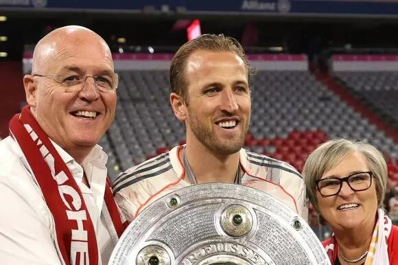 Who Are Harry Kane’s Parents? Meet Kim Kane and Patrick Kane - NewsBreak