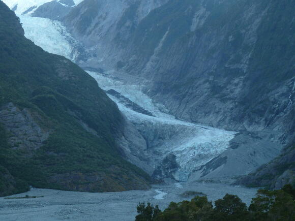 The Glacial Rivers That Flow Upstream – And the Science Behind It ...