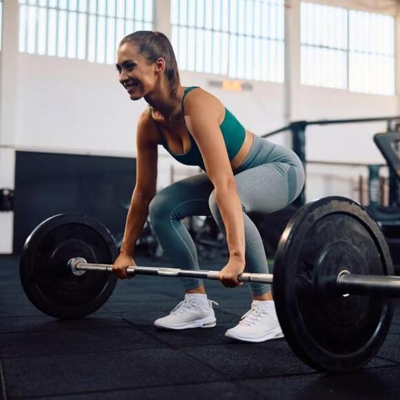 4 'Great' Standing Exercises For Toning Your Back And Sides, According ...