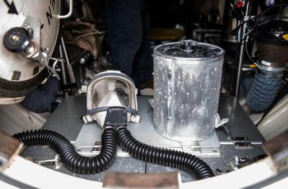 A rare glimpse inside life on a military submarine and what it's like ...
