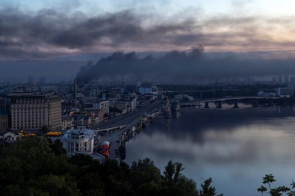 Deadly Russian strikes rock Kyiv as Zelenskyy appeals to US for urgent ...