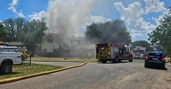 Roof Suddenly Collapsed While Firefighters Were Inside Fighting a House ...