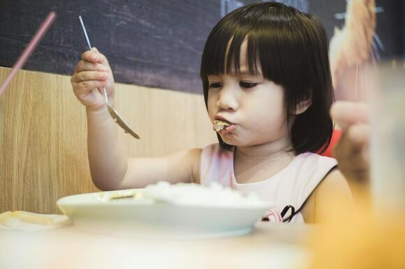 Parents Are Furious After Seeing What Kids Are Allowed To Bring For ...
