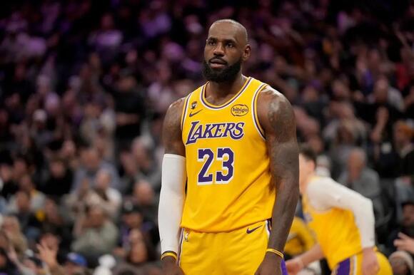 From Debut to Dynasty: LeBron James’ 23rd Season Jersey Patch - NewsBreak