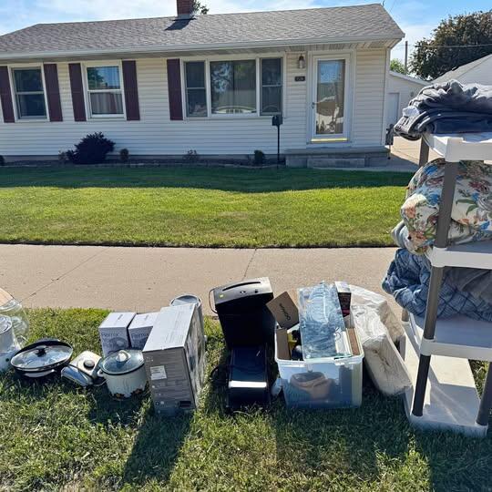 🎁 Freebies Up for Grabs in Manitowoc Right Now - NewsBreak