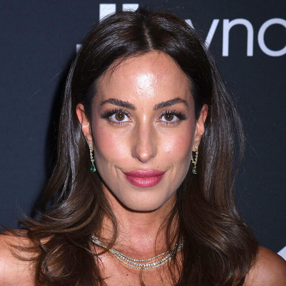 Brad Pitt’s Girlfriend Ines De Ramon Shows Off Her Toned Figure In A ...