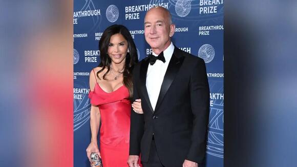 Jeff Bezos' Wife Lauren Sanchez Mocked for Pushing Billionaire Out of ...