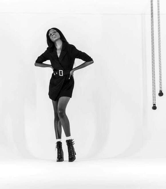 Fashion Trends From the 90s Are Returning With a Vengeance, Redefining ...