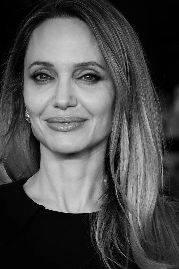 Angelina Jolie's New Blonde Look Sparks Reactions as Fans Notice ...