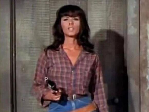 Hollywood actress and model dies at 92 as family share tragic news ...
