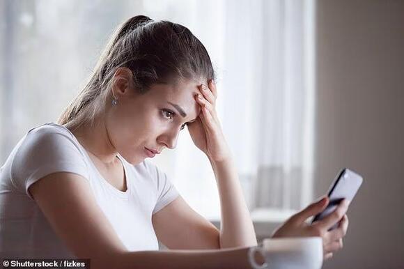 Cellular service goes down across US as millions are hit by outage ...