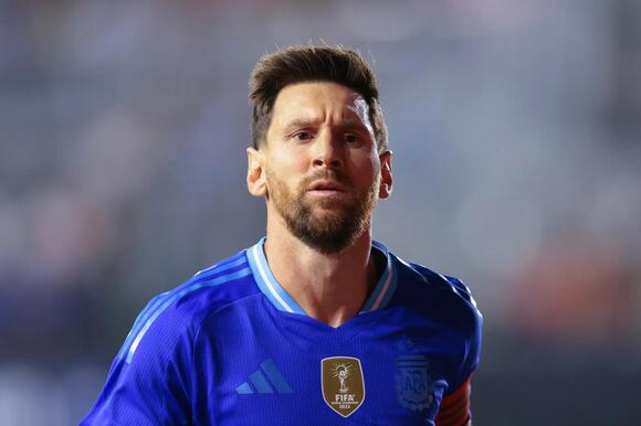 Lionel Messi Told He Could ‘Change the Whole Balance’ of Argentina at ...